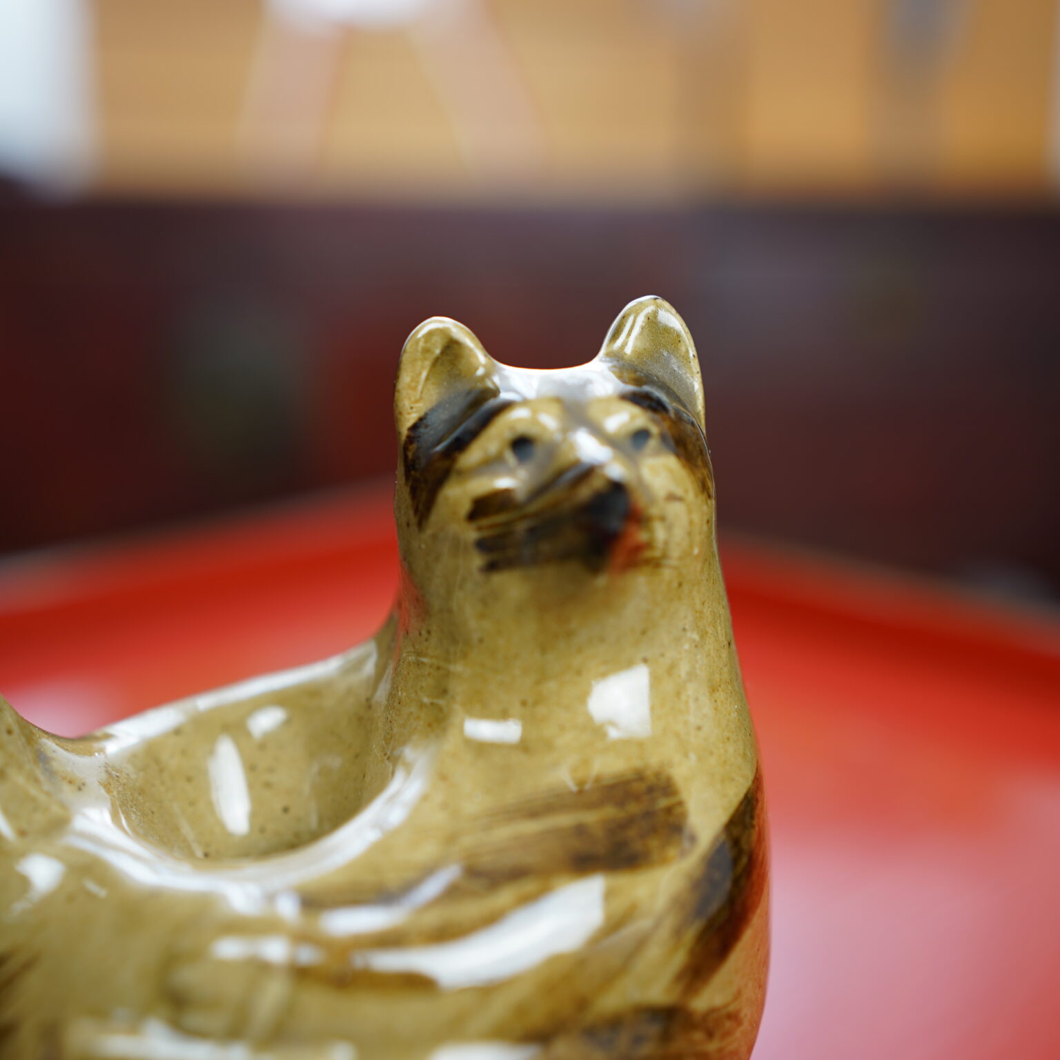 Bouteille à sake Tokkuri en forme de chat (ou kitsune) - Shōwa XXe s ...